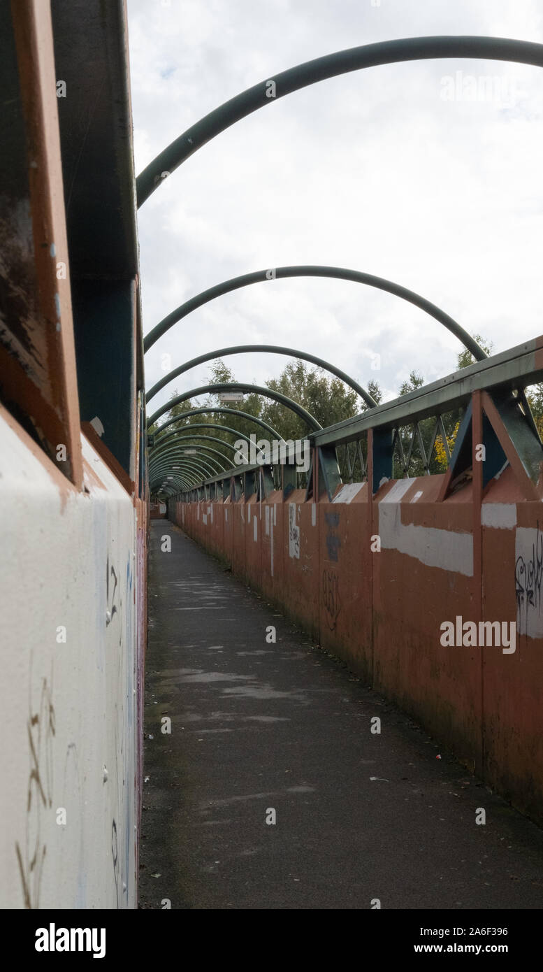 Foot bridge crossing over the railway hi-res stock photography and ...