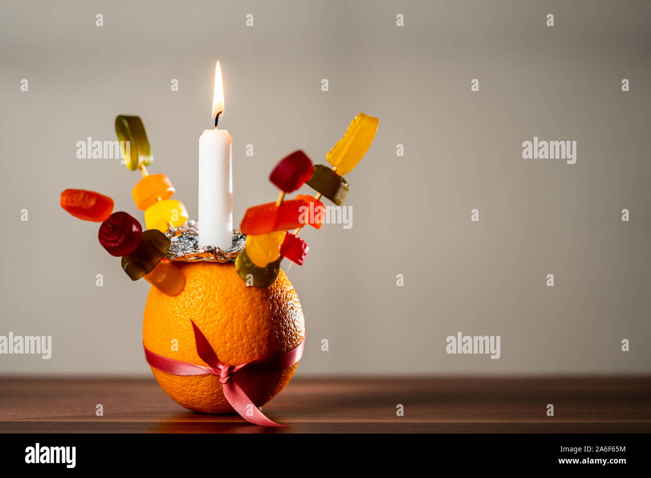 Christingle hi-res stock photography and images - Alamy