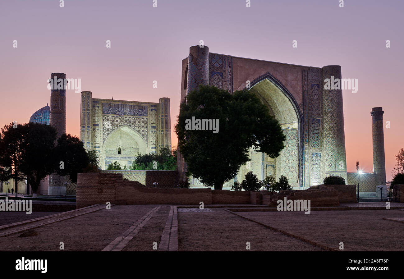 illuminated Bibi-Khanym Mosque or Bibi Khanum Mosque after sunset ...