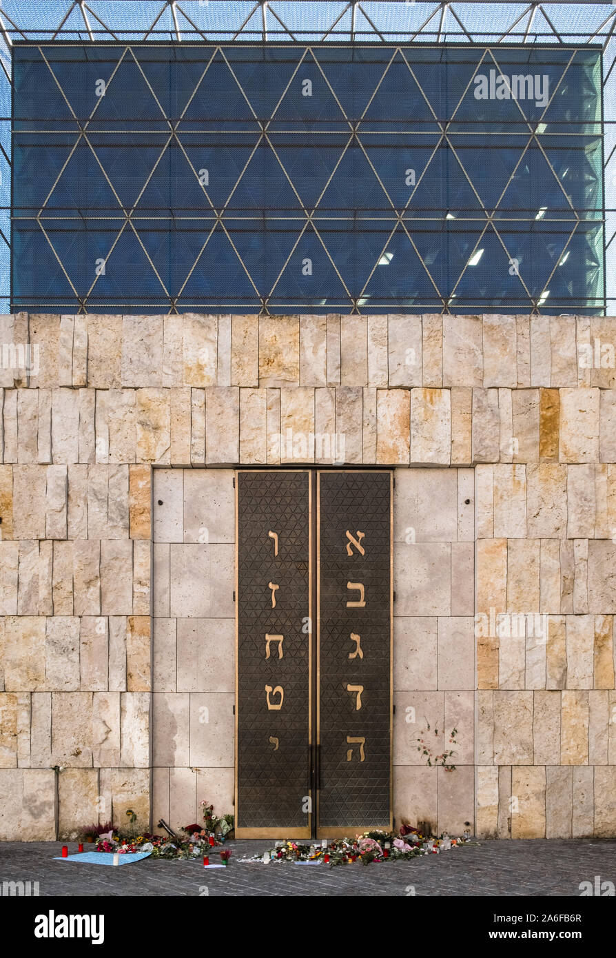 Exterior section of the modern Ohel Jakob synagogue, Munich, Germany ...