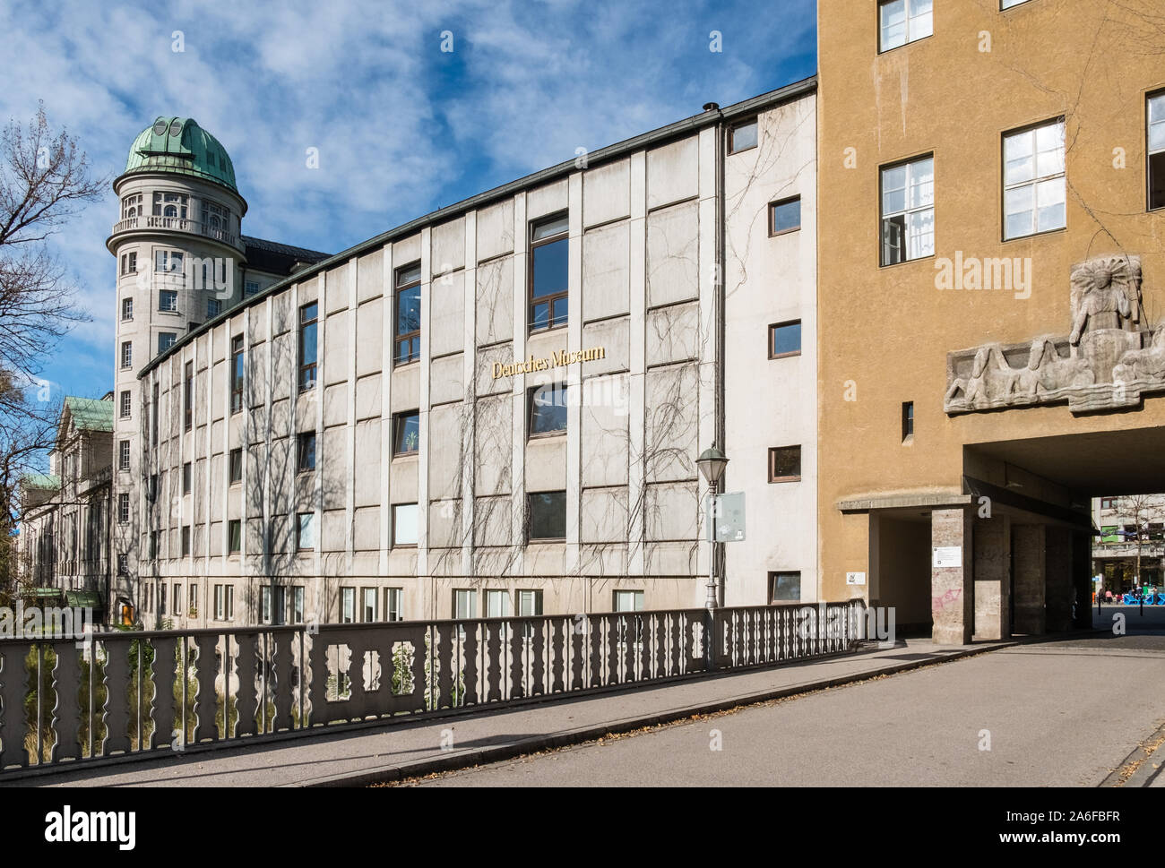 Exterior of the Deutsches Museum, Munich, Germany, the worlds largest ...