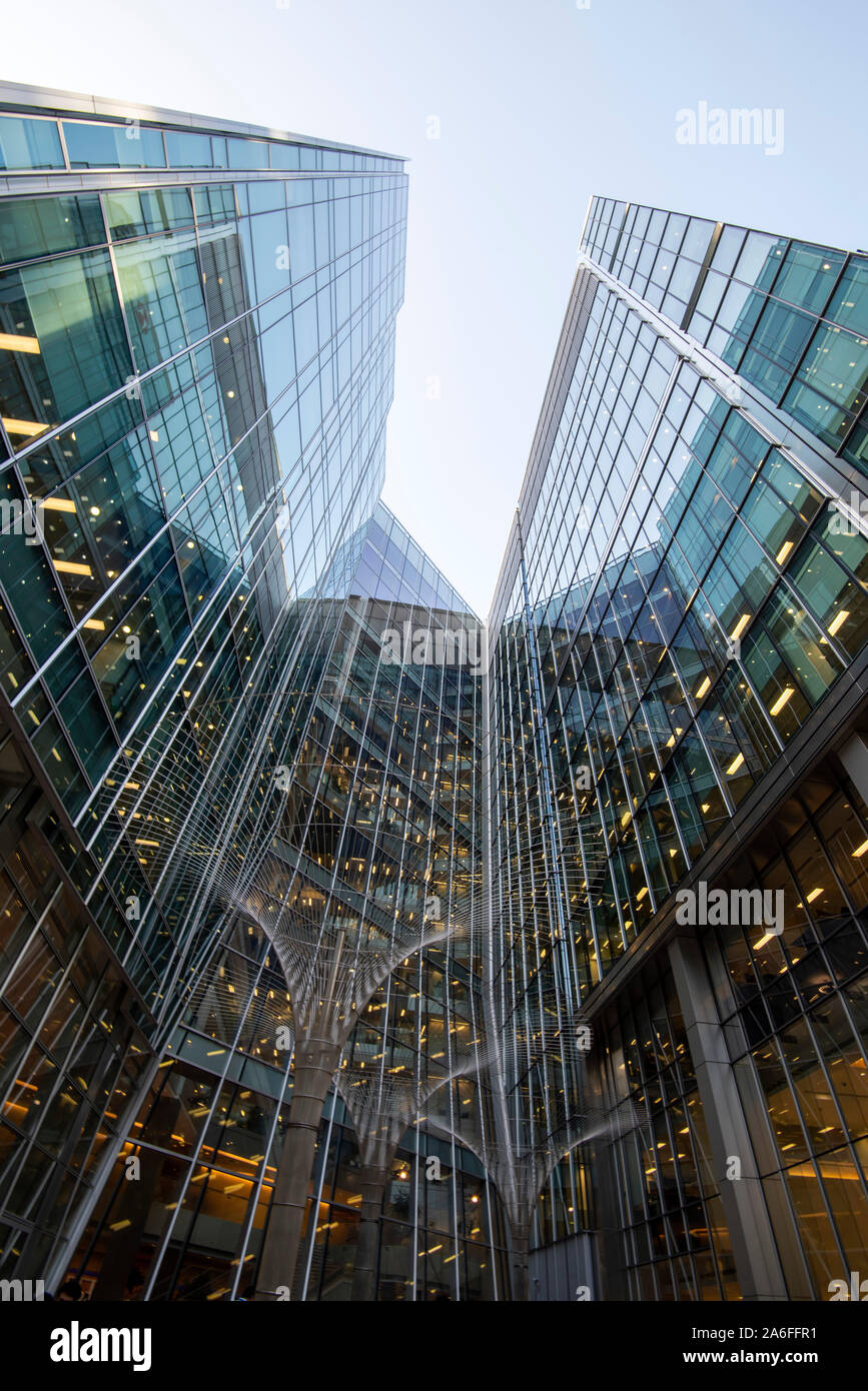 Modern architecture in Canary Wharf in London, England UK Stock Photo ...