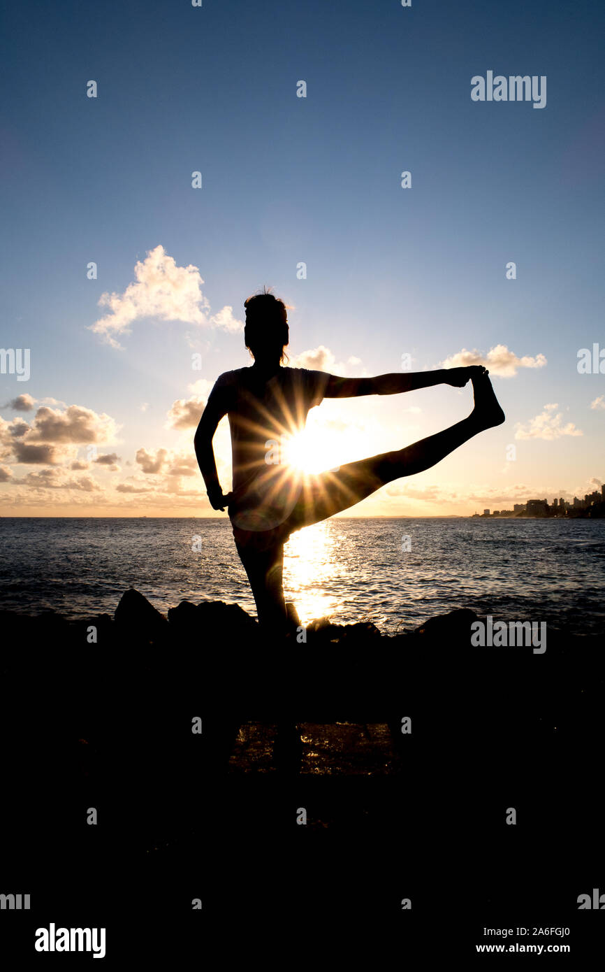 Yogapose hi-res stock photography and images - Alamy