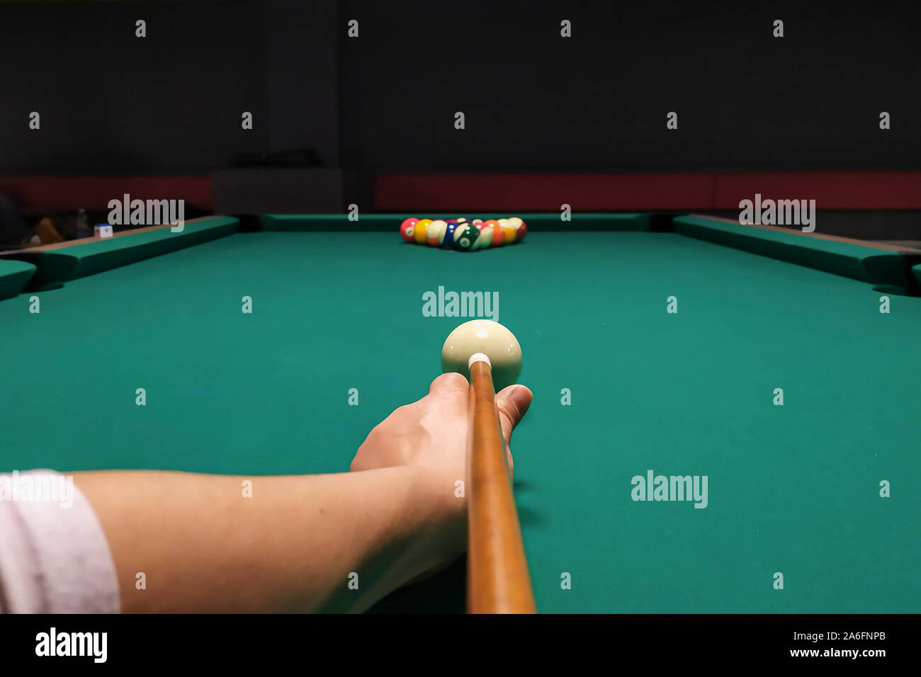 Professional snooker player hi-res stock photography and images - Alamy