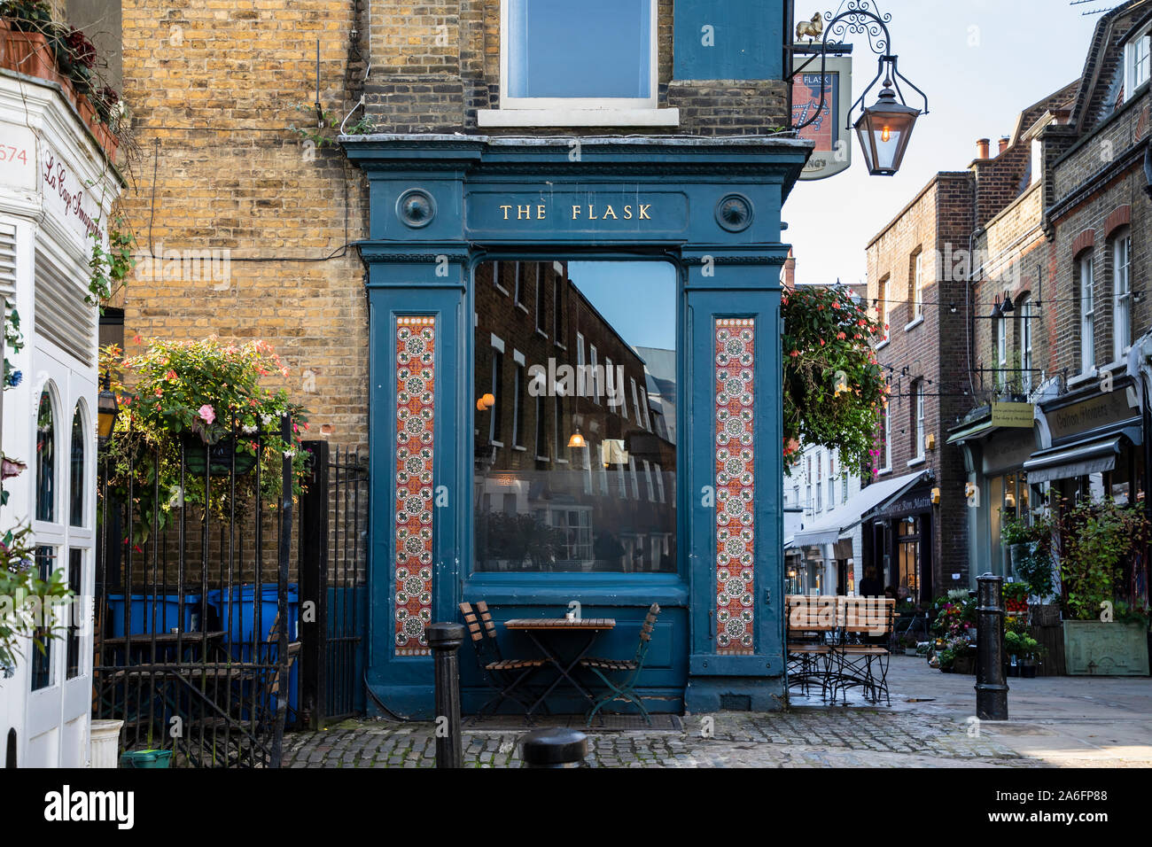 Uk alleyways hi-res stock photography and images - Alamy