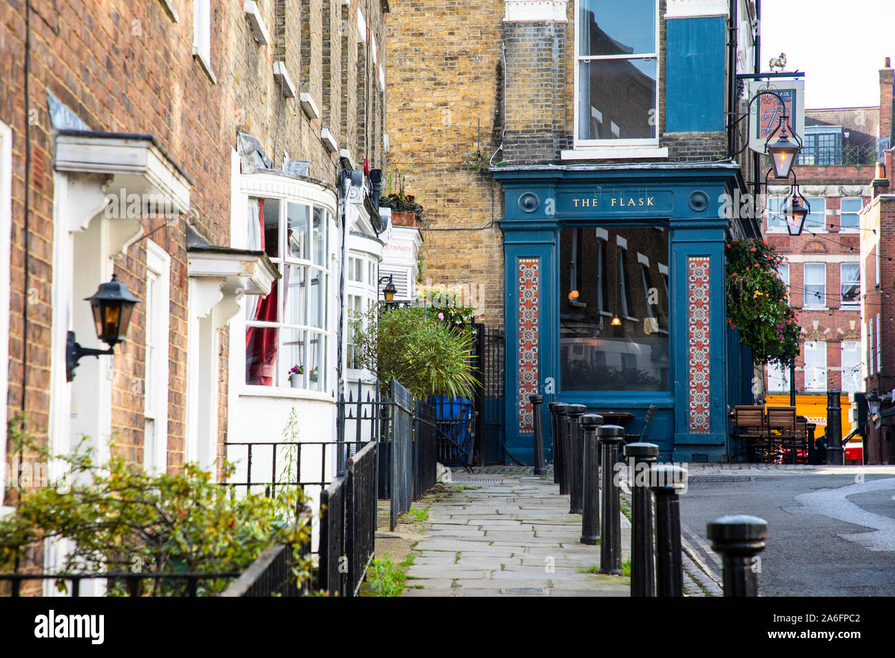 Uk alleyways hi-res stock photography and images - Alamy