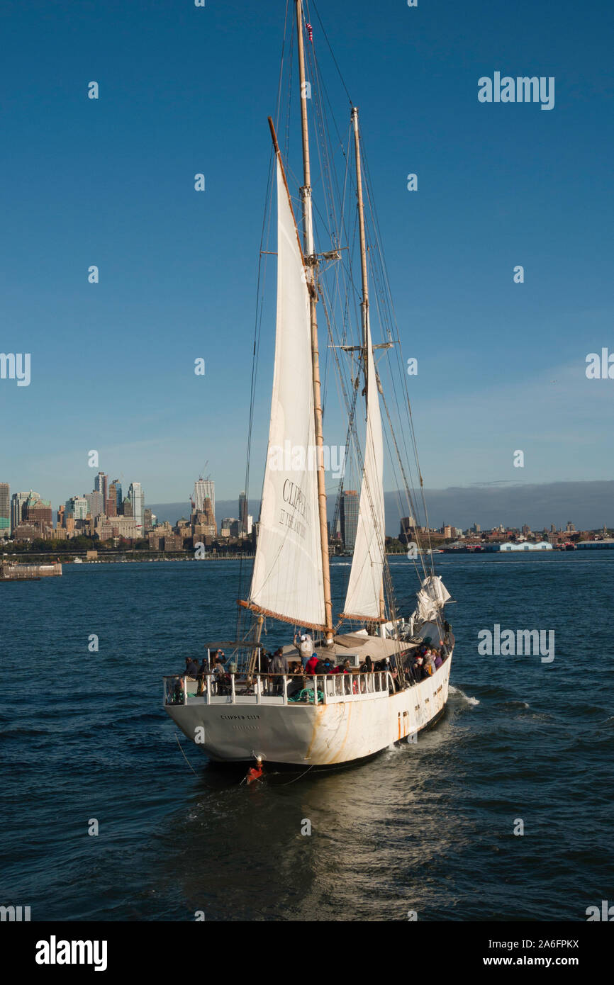 Harbor cruise excursion ship hi-res stock photography and images - Alamy