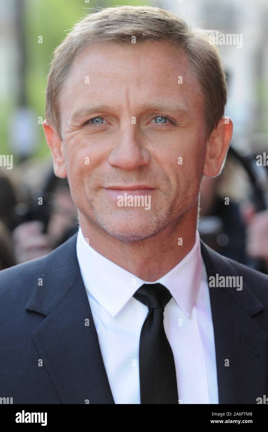 Daniel craig hi-res stock photography and images - Alamy