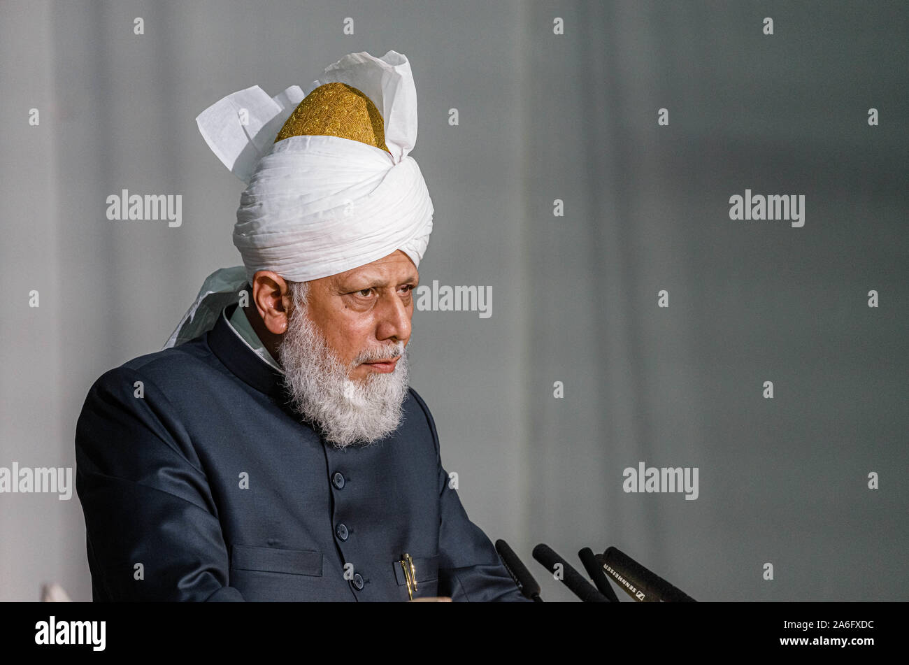 Bait ul islam ahmadiyya mosque hi-res stock photography and images - Alamy