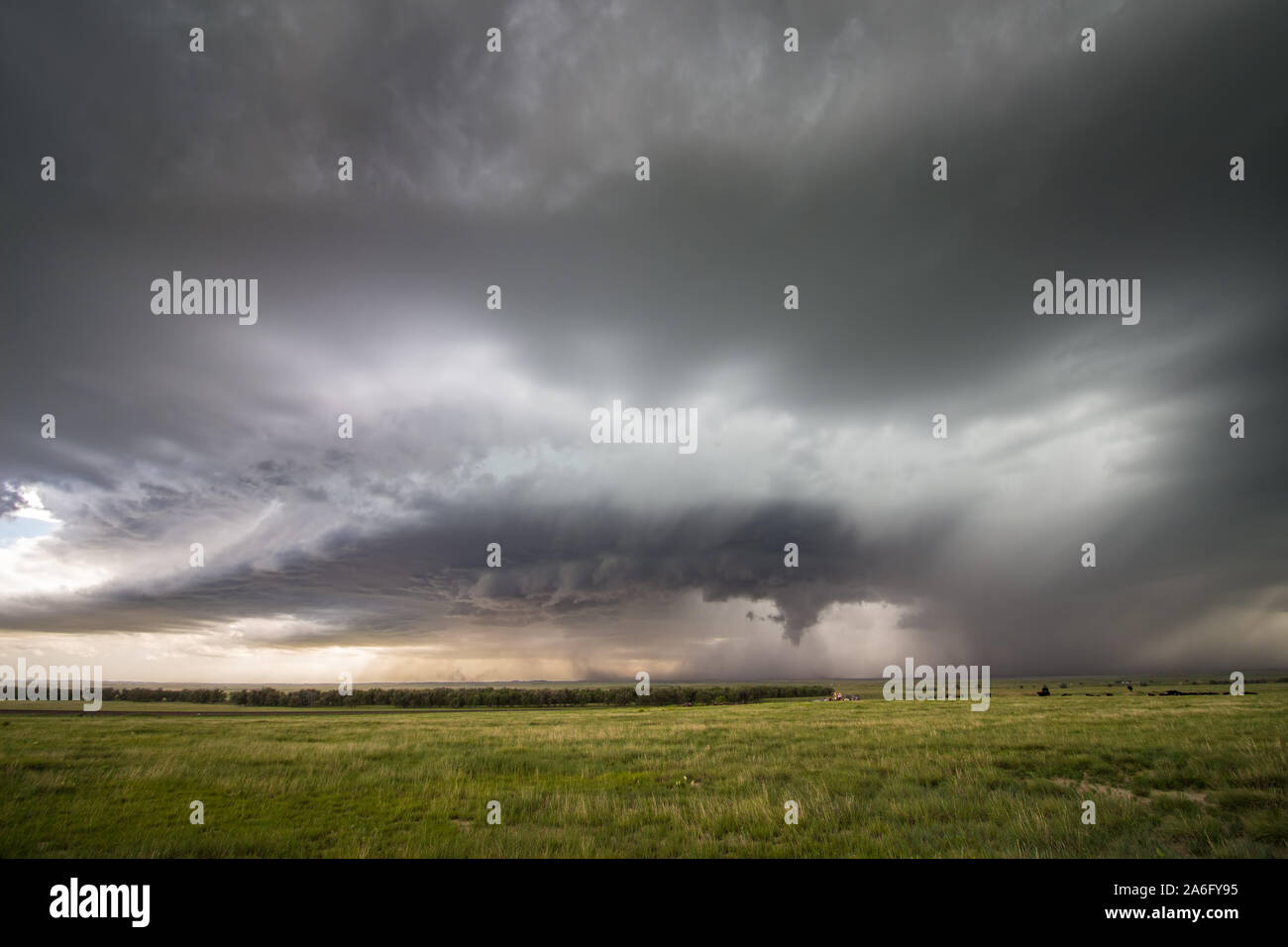 A supercell thunderstorm approaches on the plains of eastern Colorado ...