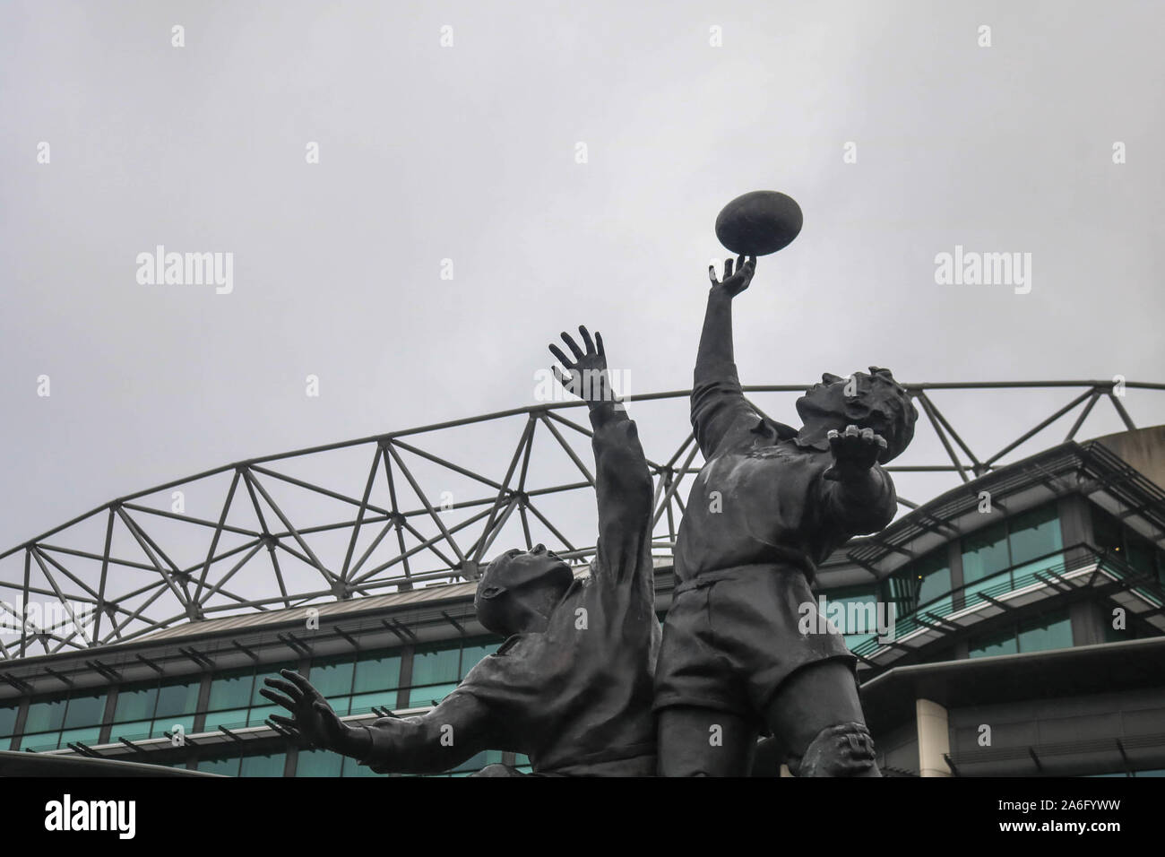 Rugby world cup trophy 2019 hi-res stock photography and images - Alamy
