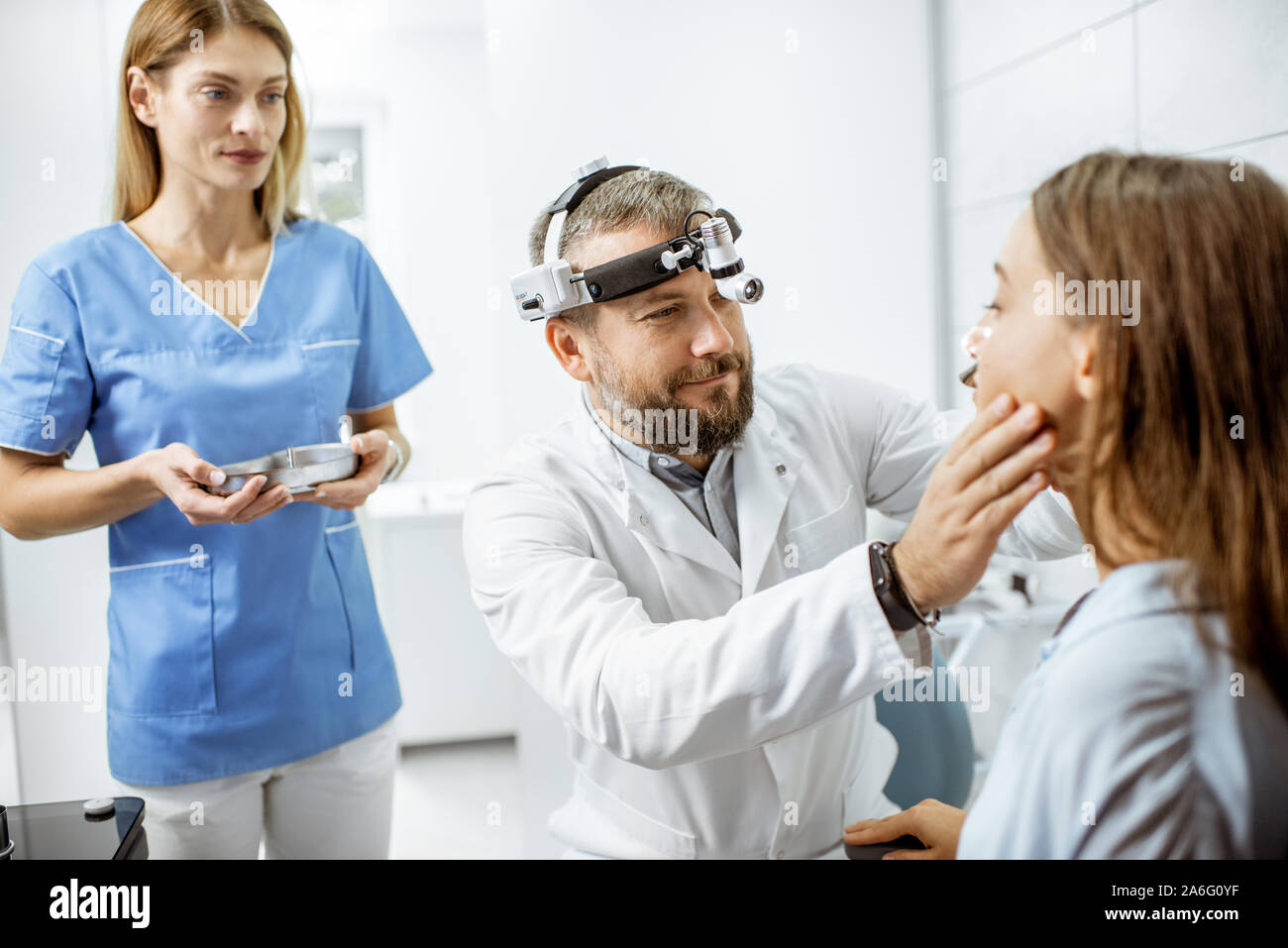 Ent doctor hi-res stock photography and images - Alamy