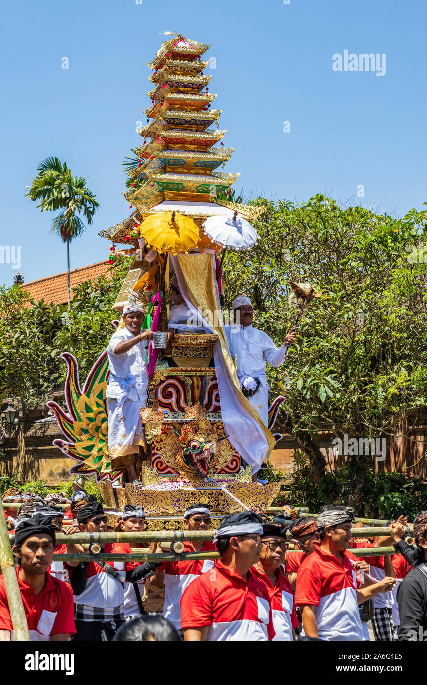 Festive procession in Ubud, Bali, Indonesia, Southeast Asia, Asia Stock ...