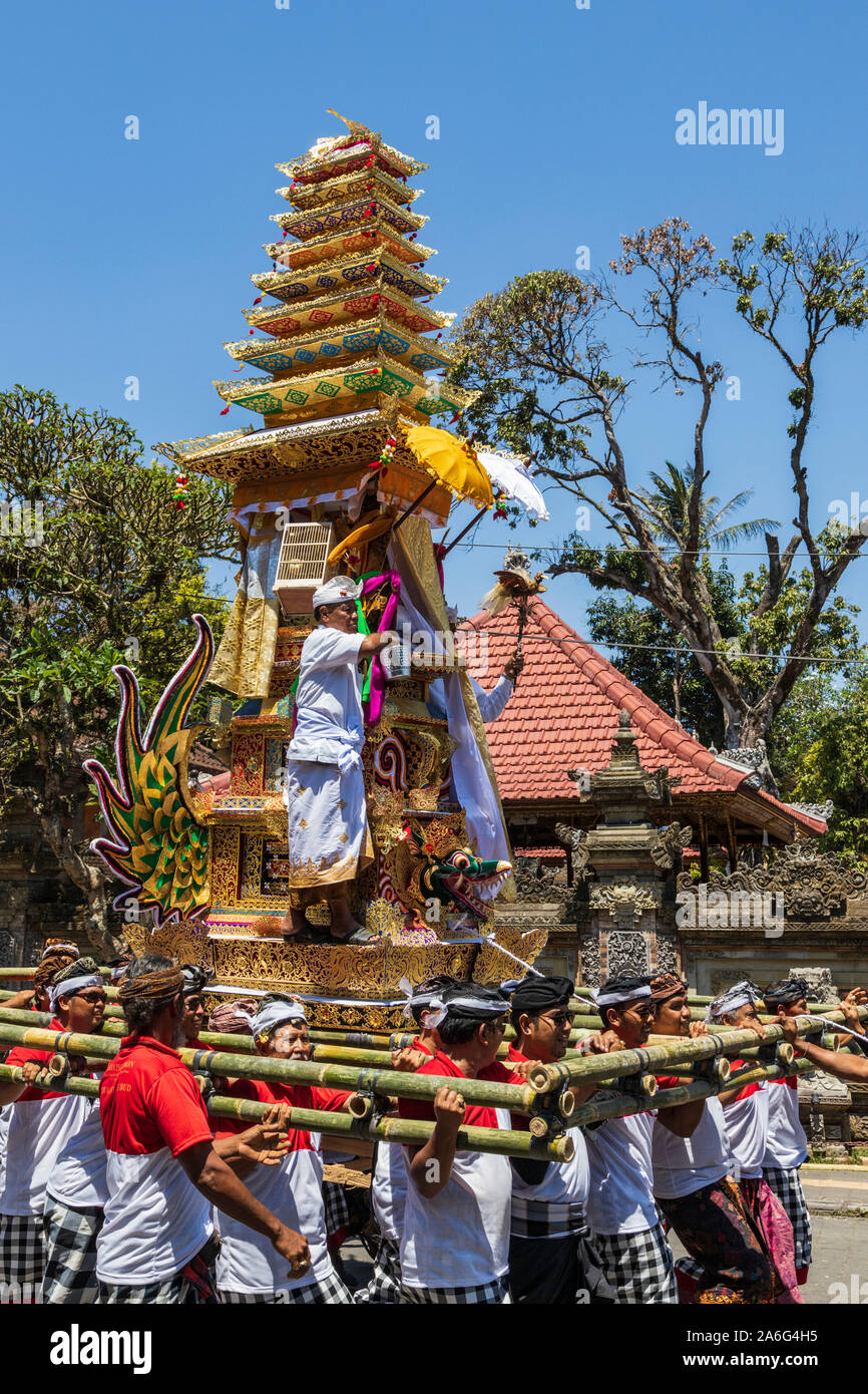 Festive procession in Ubud, Bali, Indonesia, Southeast Asia, Asia Stock ...