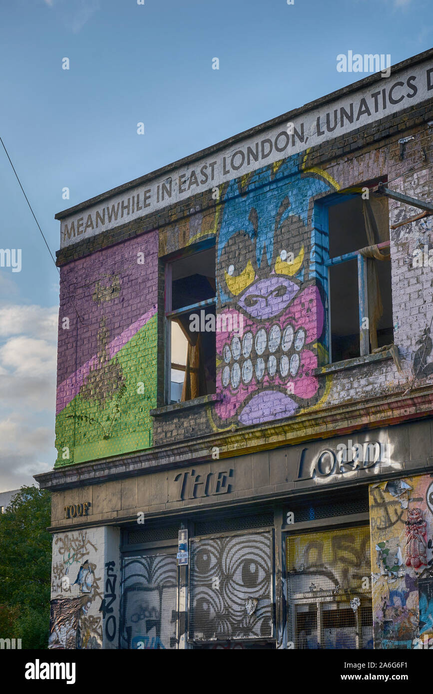 hackney wick grafitti pub Stock Photo - Alamy