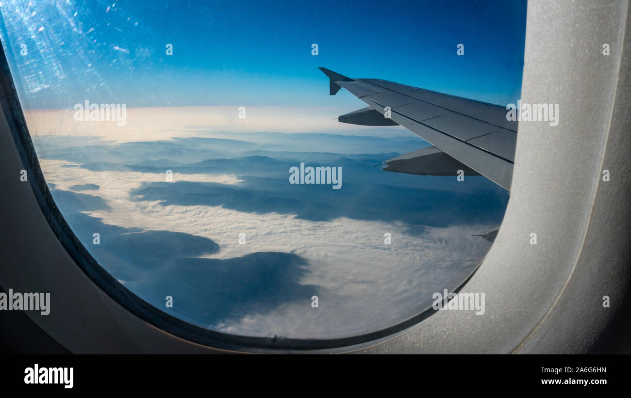 View airplane wing trough hi-res stock photography and images - Alamy