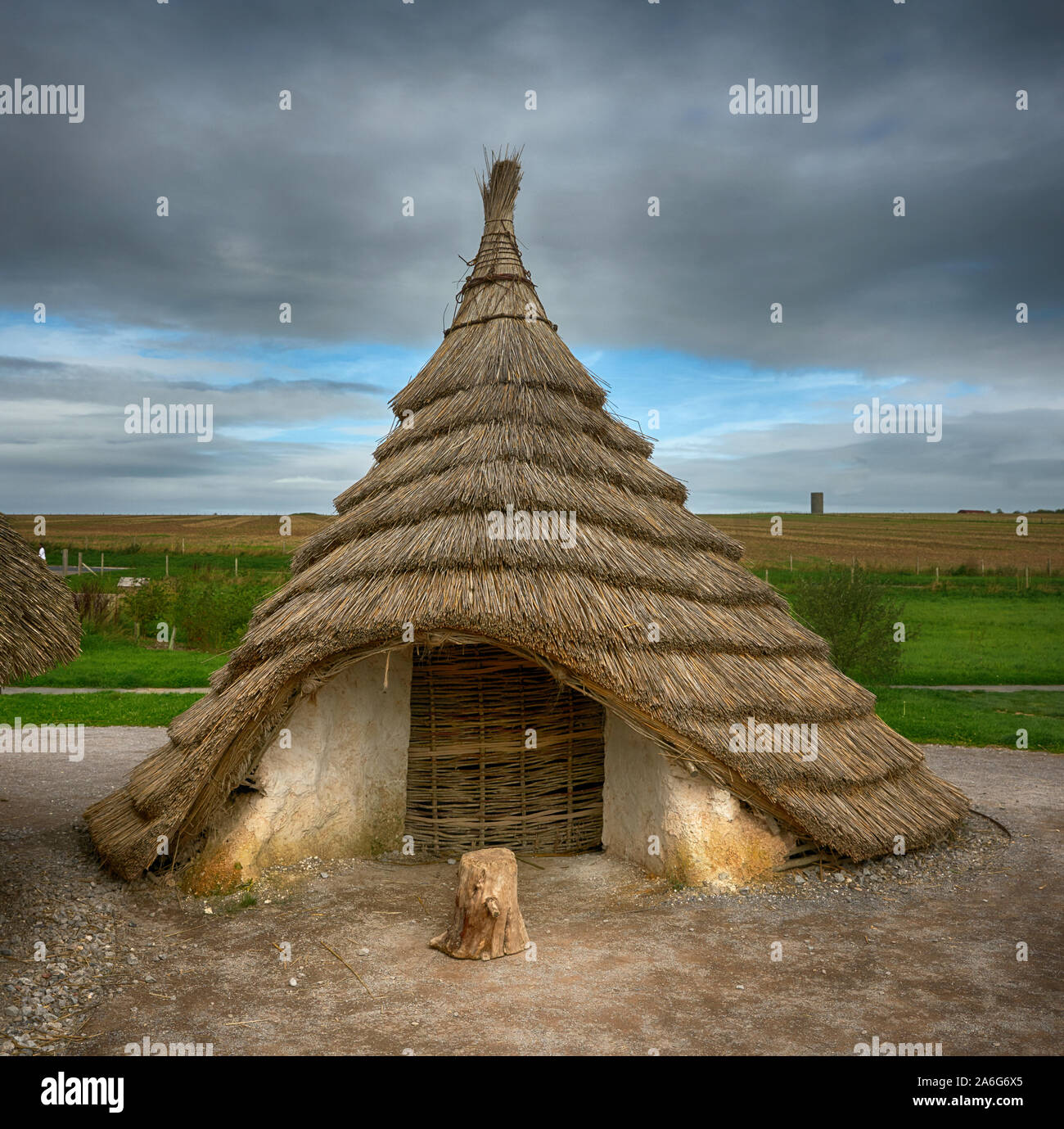 Neolithic hut hi-res stock photography and images - Alamy