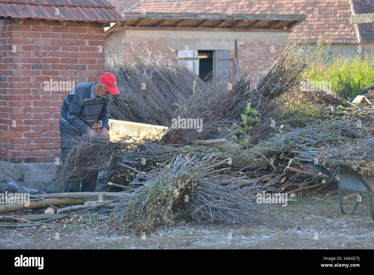 Countryside old man hi-res stock photography and images - Alamy