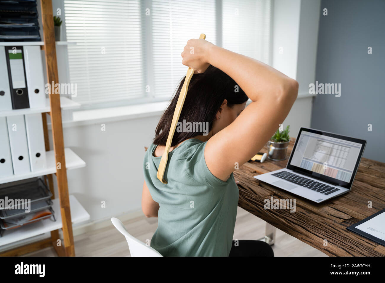 Back scratch hi-res stock photography and images - Alamy