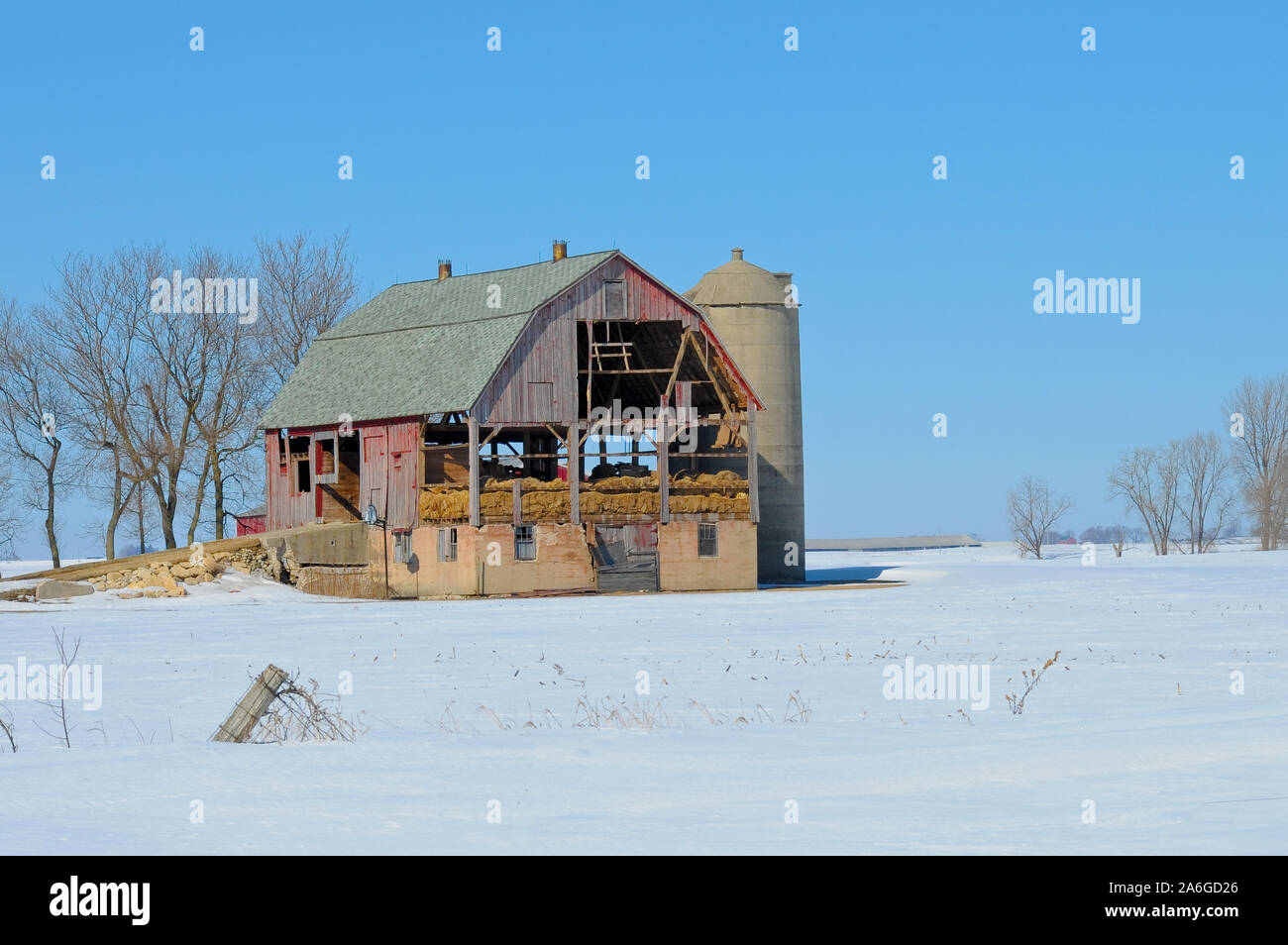 Fantastic old decaying and falling apart barn. There is more gone than ...