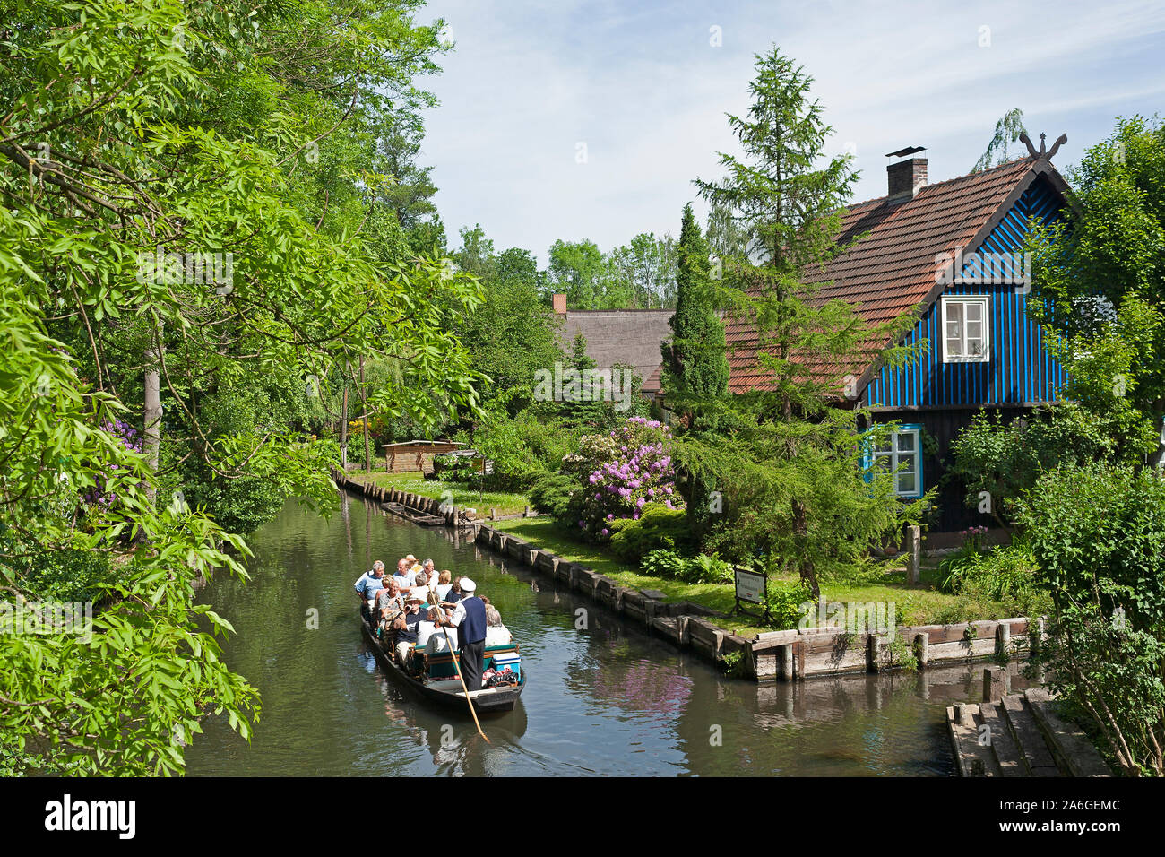 Kahnfahrt in Lehde, Spreewald, Brandenburg, Deutschland | A boat is ...