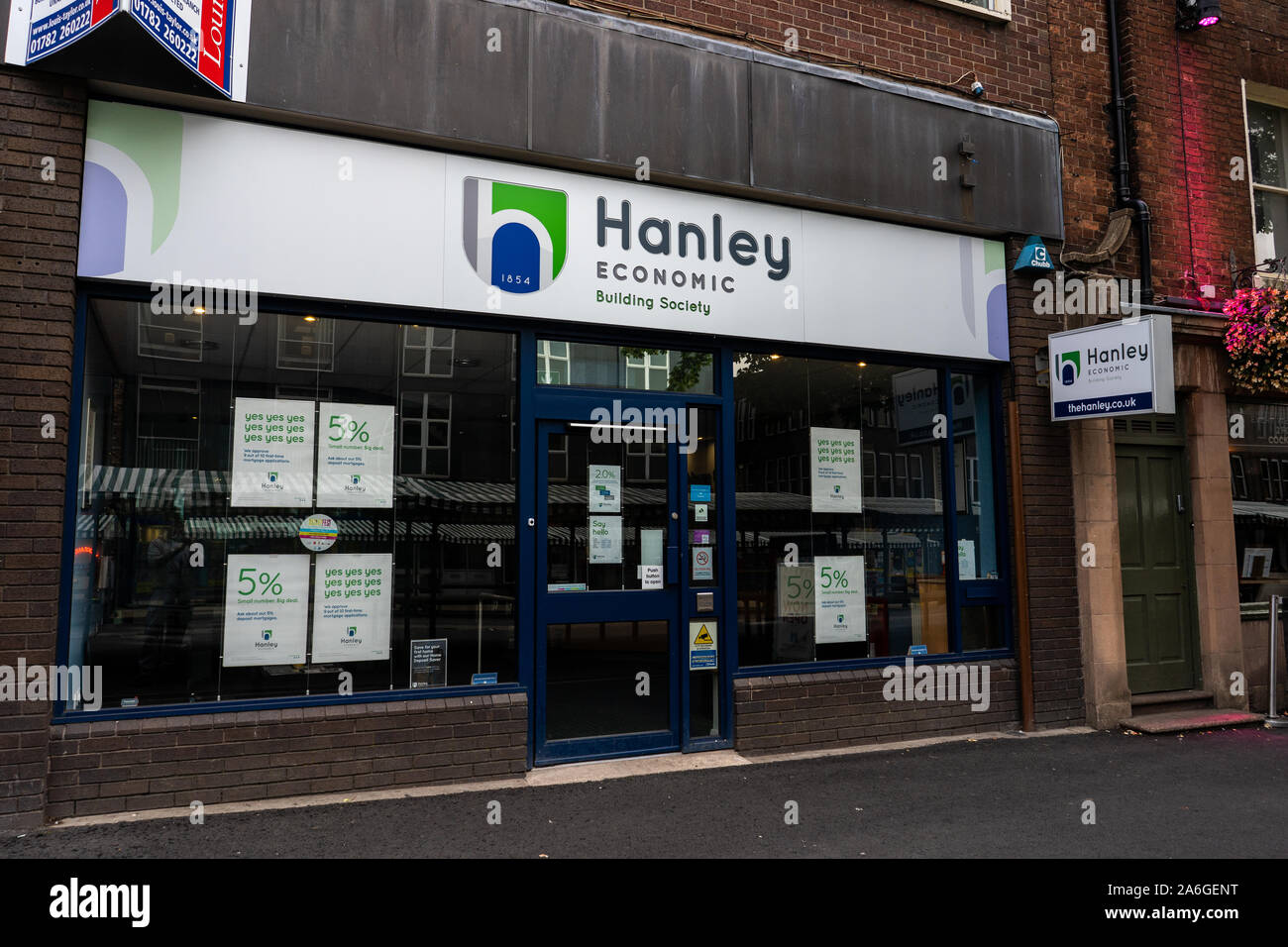 Nationwide building society people hi-res stock photography and images ...