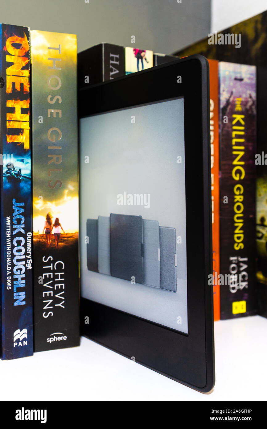 Ereader on shelf hi-res stock photography and images - Alamy
