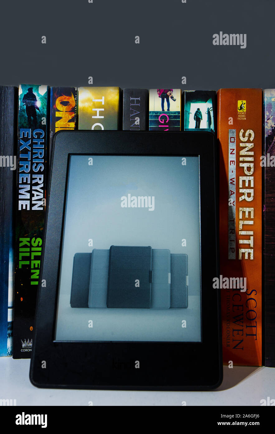 Ereader on shelf hi-res stock photography and images - Alamy