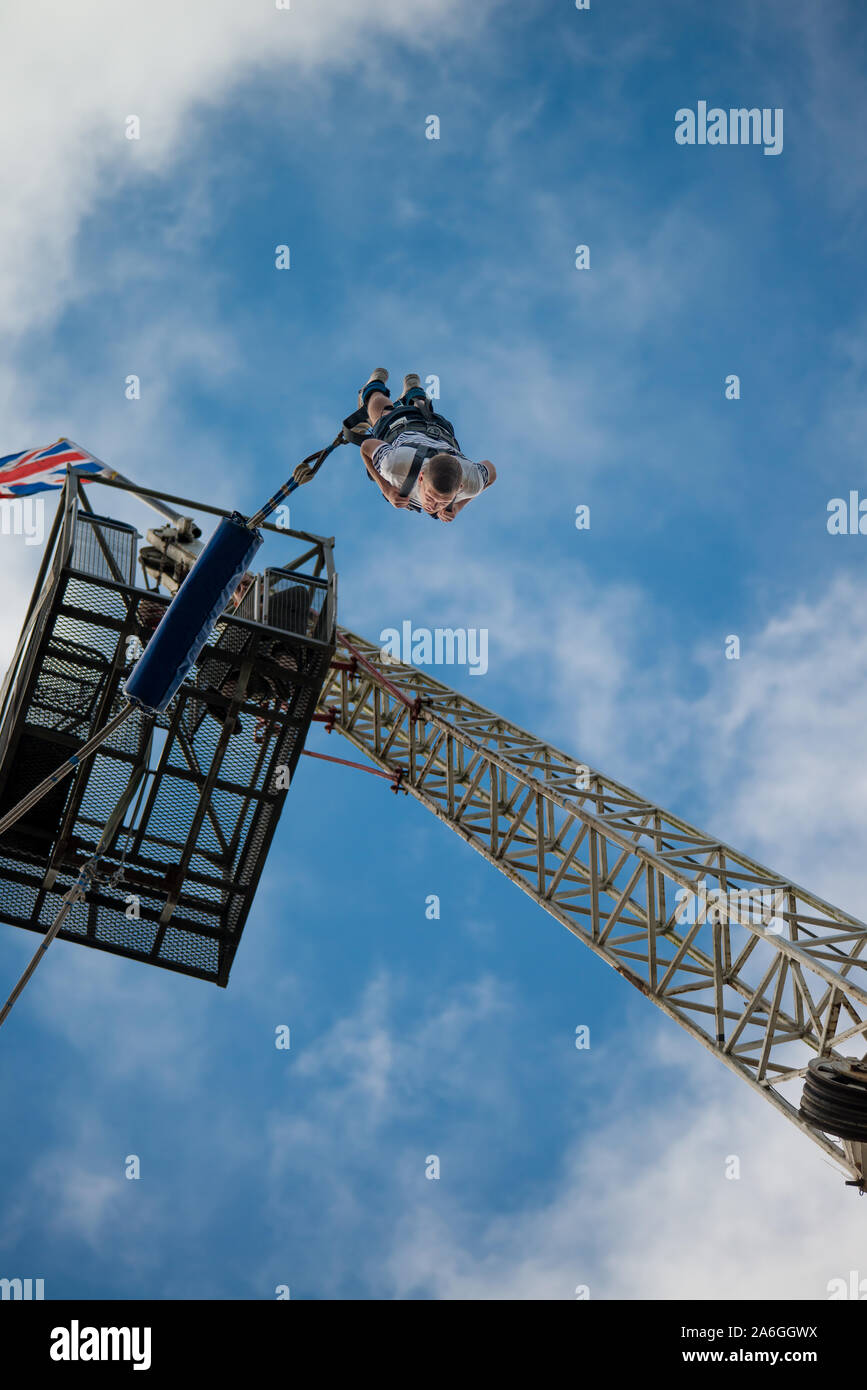 Bungee jumping cliff top hi-res stock photography and images - Alamy