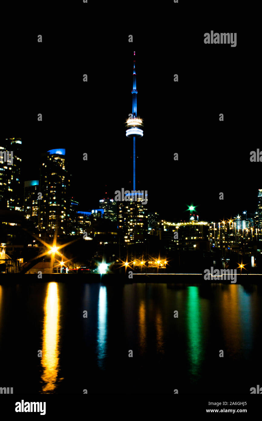 Toronto skyscraper hi-res stock photography and images - Alamy