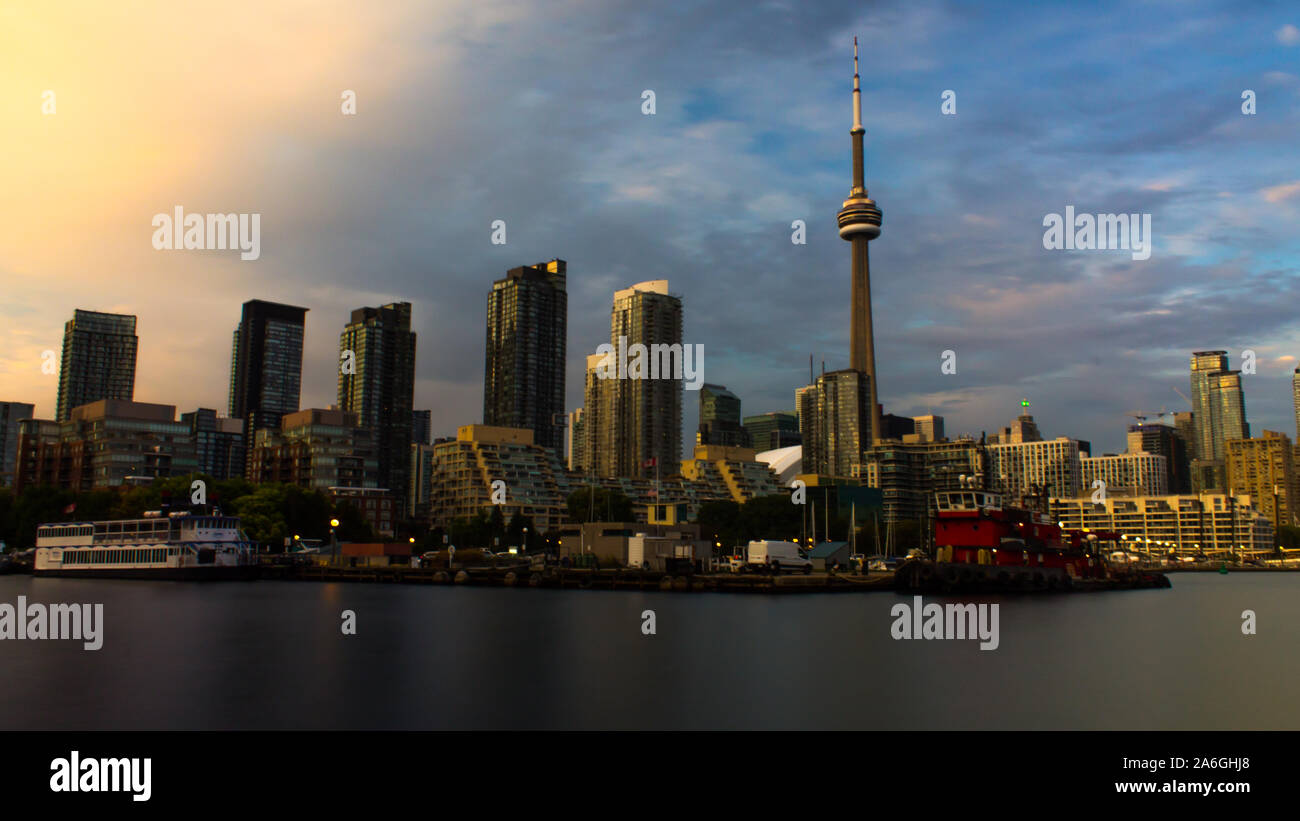 Toronto Skyline at sunset Stock Photo - Alamy