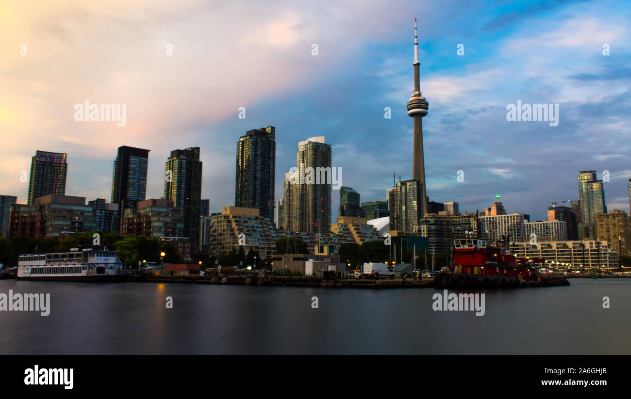 Toronto Skyline at sunset Stock Photo - Alamy