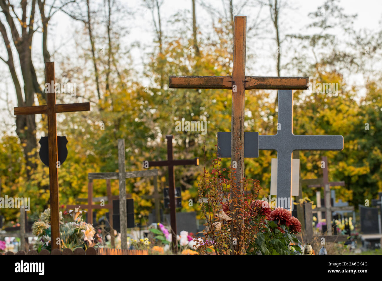 Burial cemetary cross religion hi-res stock photography and images - Alamy
