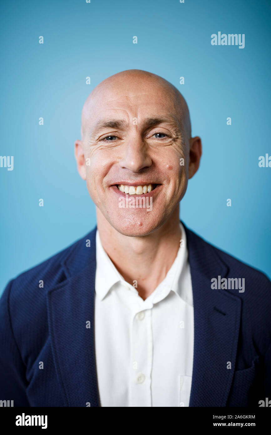Headspace technology hi-res stock photography and images - Alamy