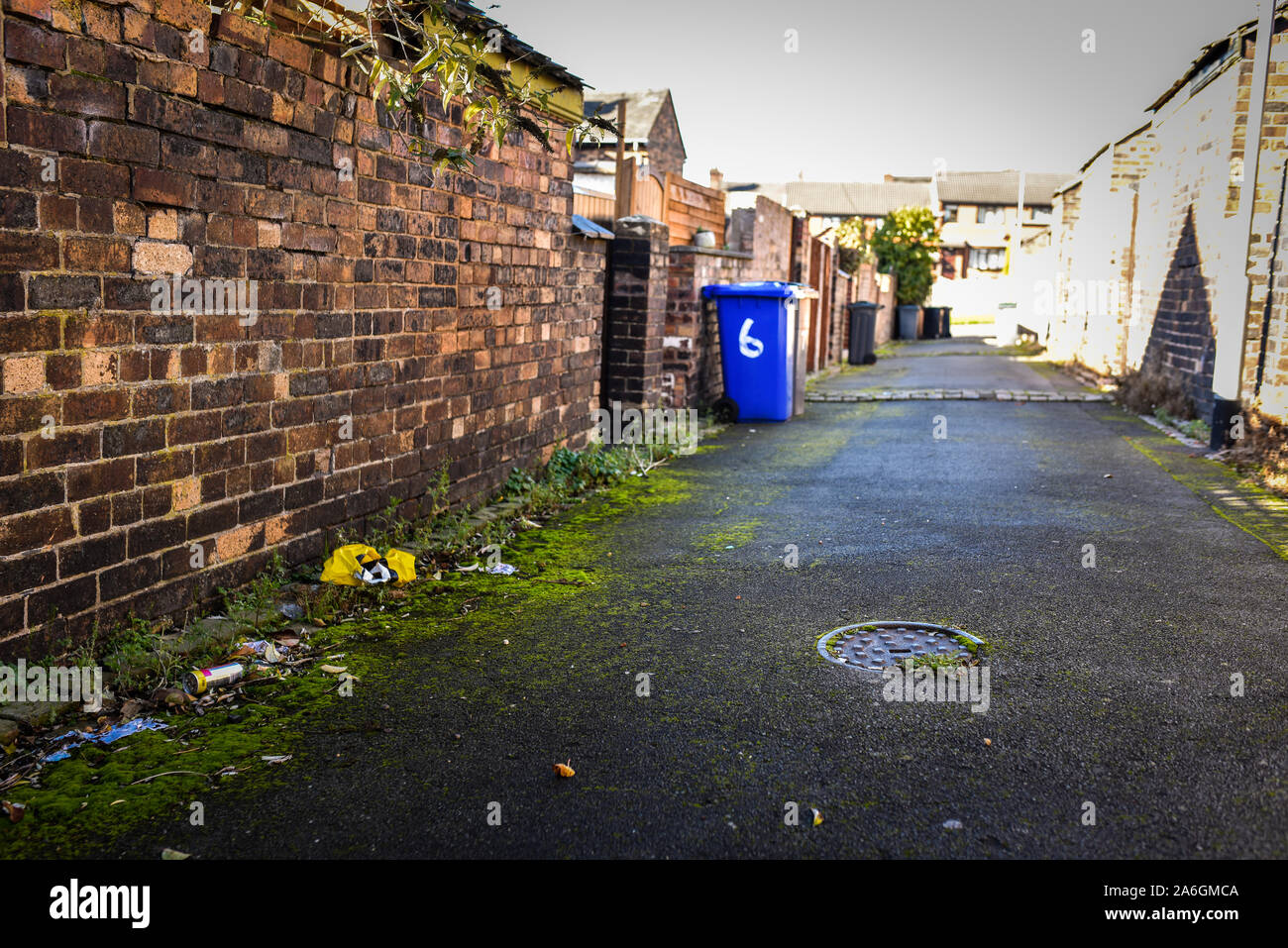Back alley tipping hi-res stock photography and images - Alamy