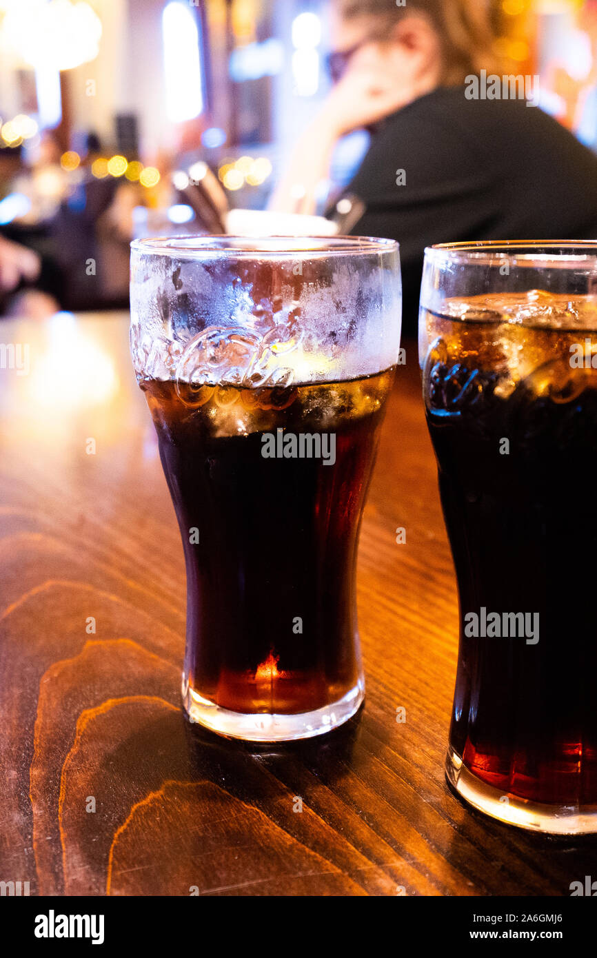 Glasses of coke hi-res stock photography and images - Alamy