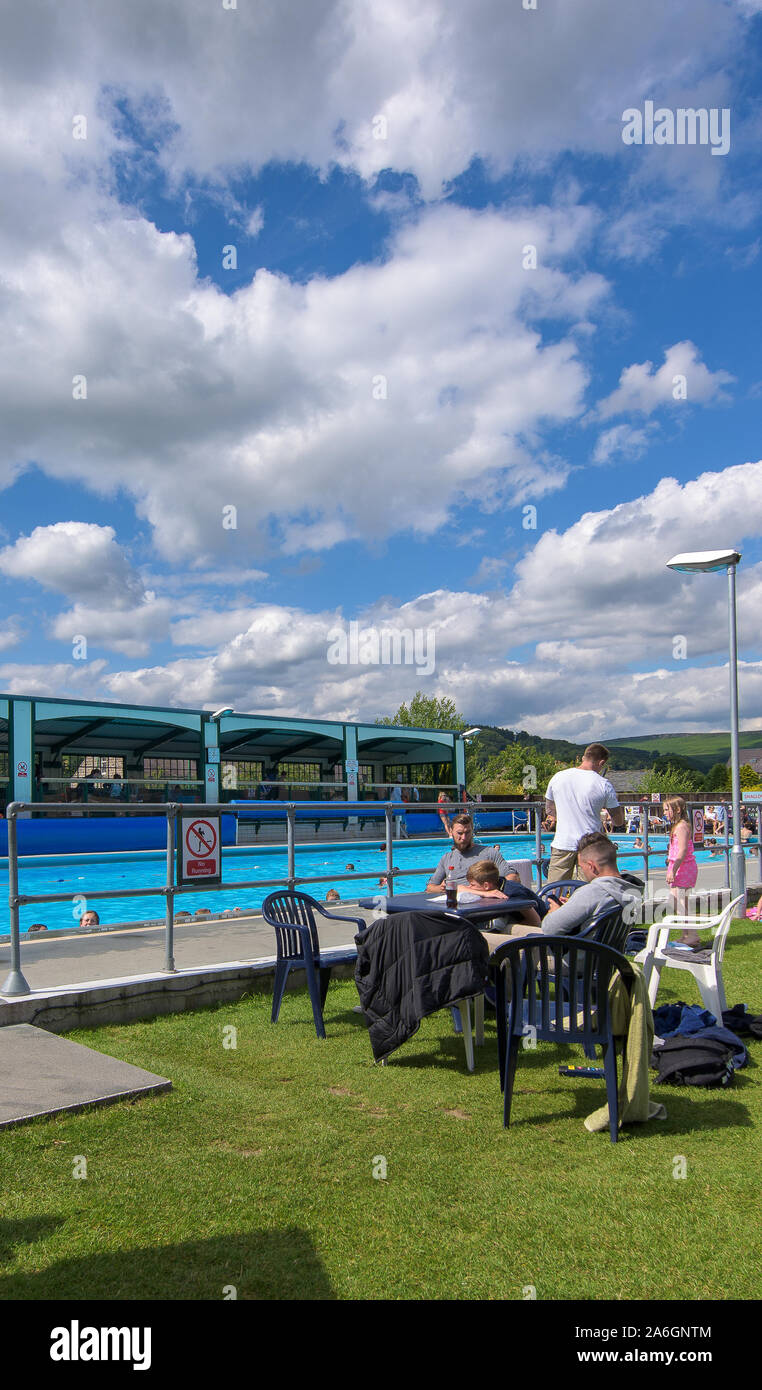 Hathersage lido hi-res stock photography and images - Alamy