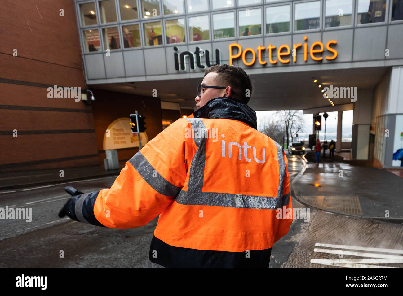 Entrance potteries shopping centre hanley hi-res stock photography and ...