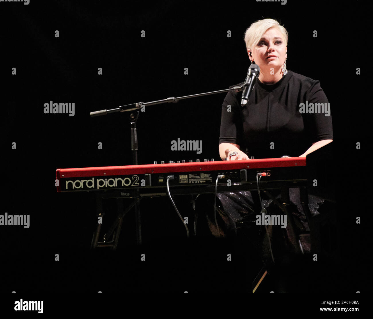 Berlin, Germany. 27th Oct, 2019. The singer Ela sings on stage in the ...