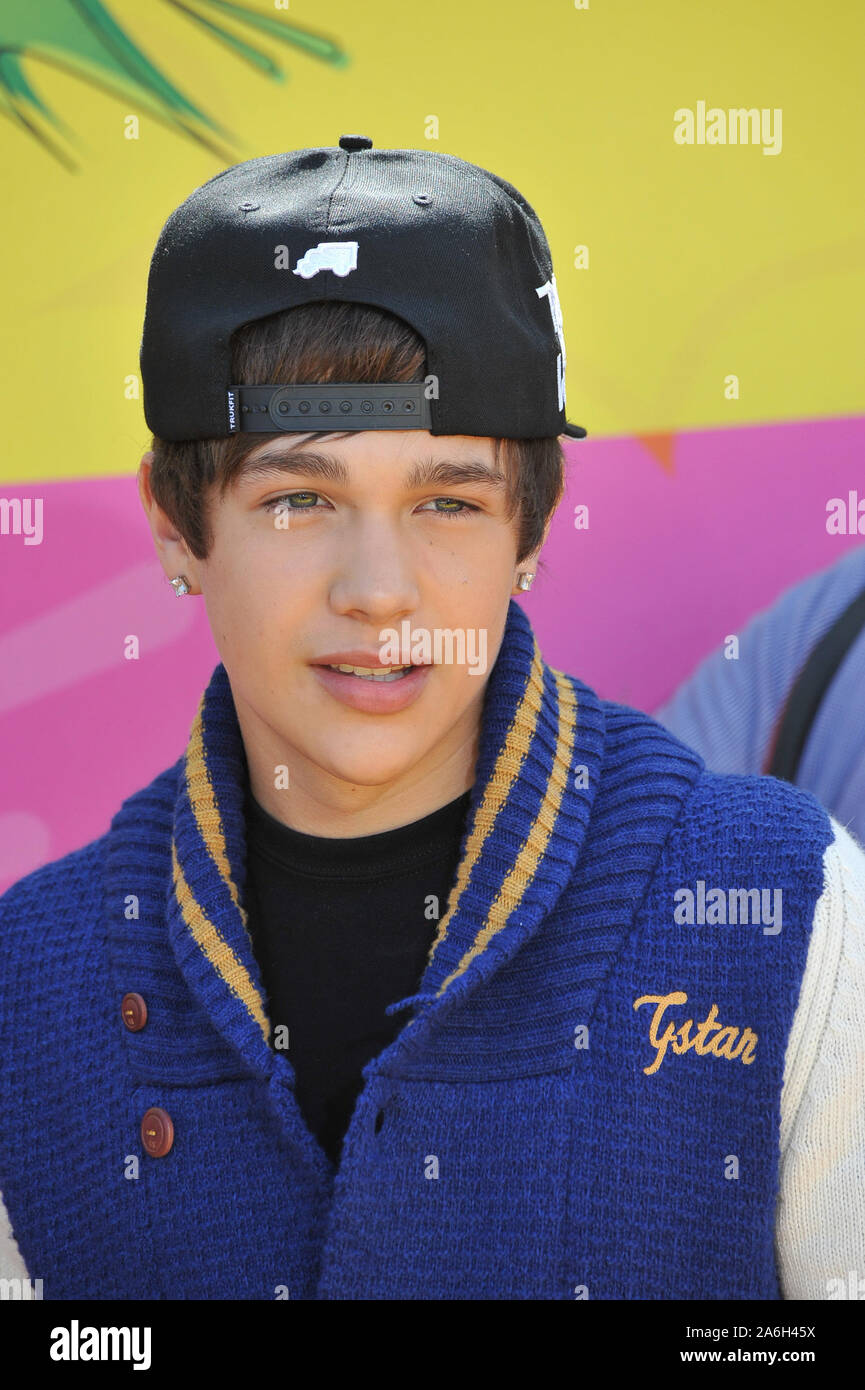 LOS ANGELES, CA. March 23, 2013: Austin Mahone at Nickelodeon's 26th ...