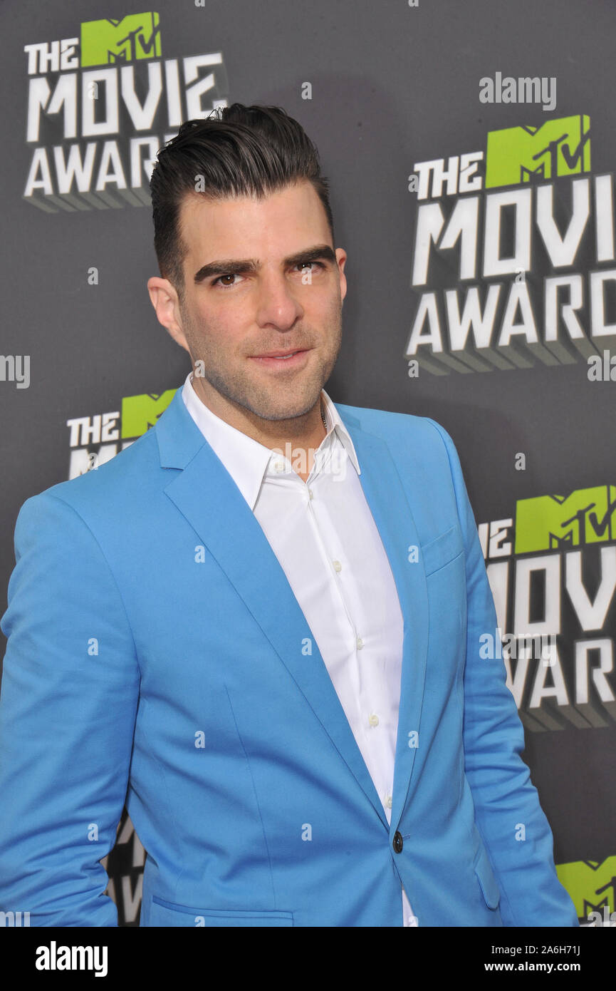 Zachary Quinto Smoking
