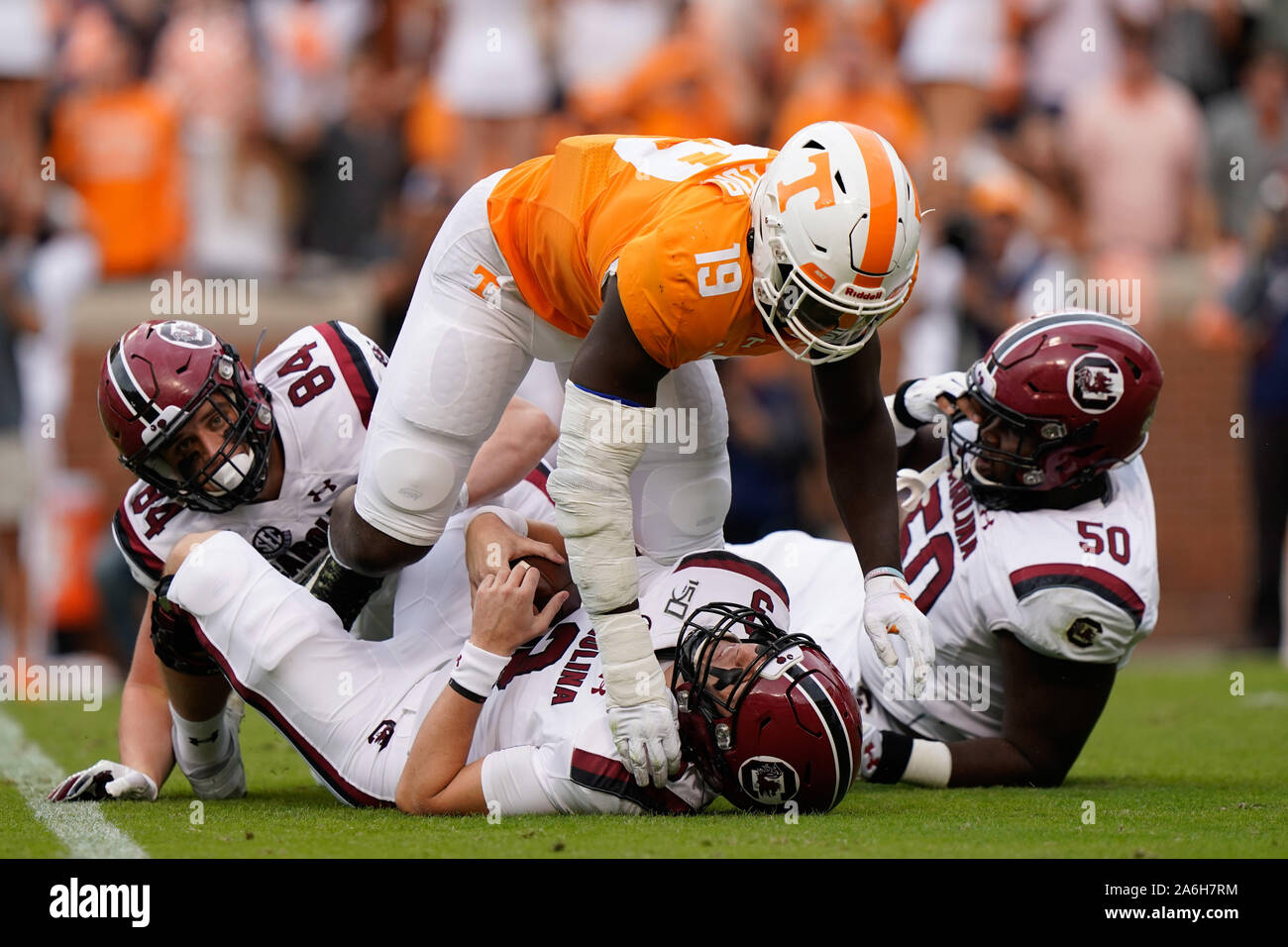 October 26, 2019: Darrell Taylor #19 of the Tennessee Volunteers sacks ...