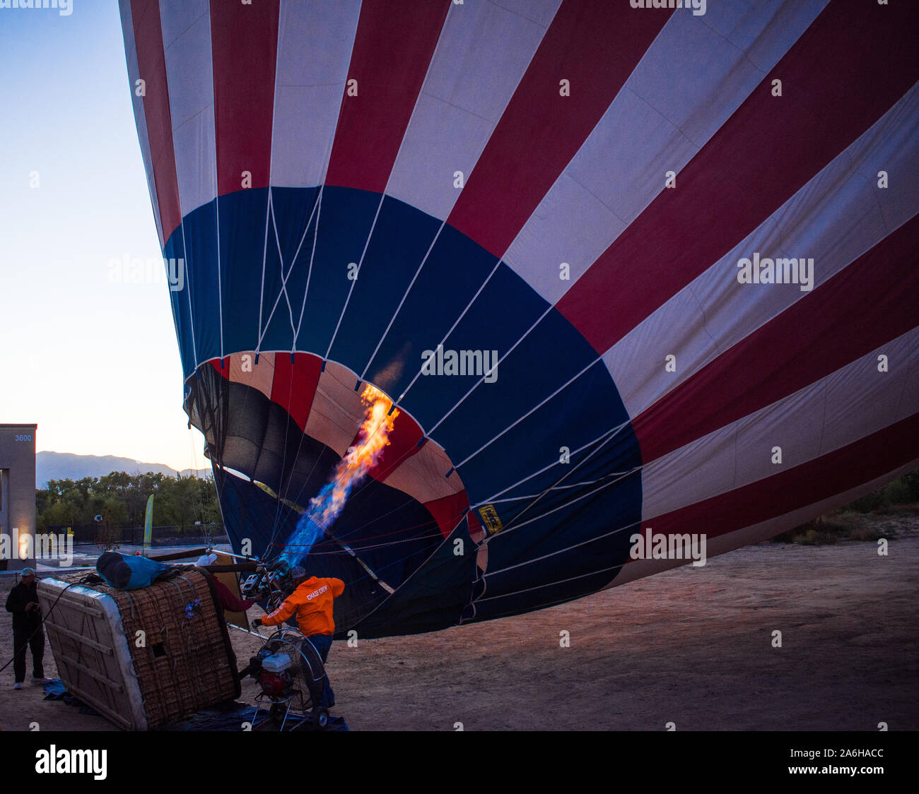 Over inflating balloon hi-res stock photography and images - Alamy
