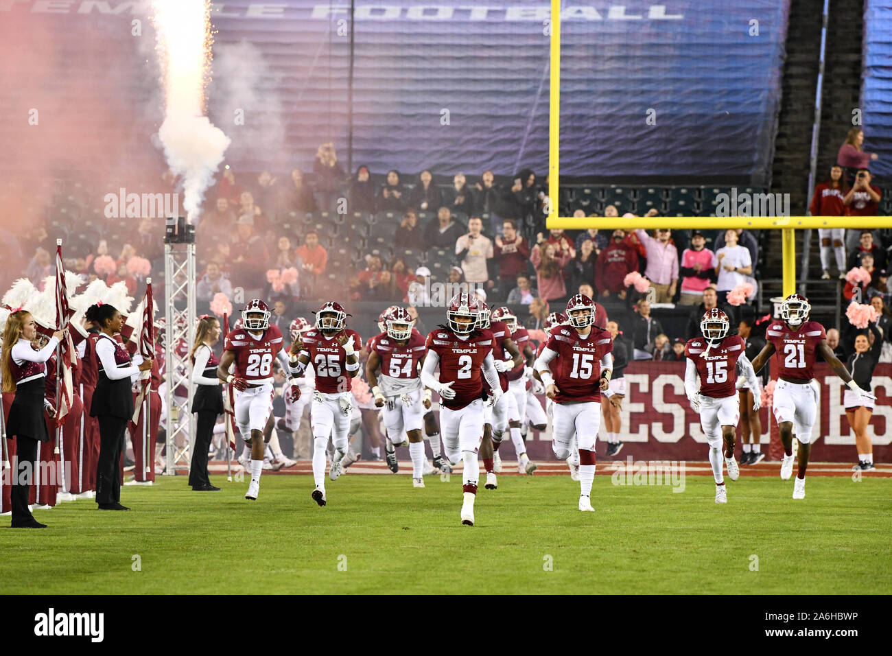 Temple owls football hi-res stock photography and images - Alamy