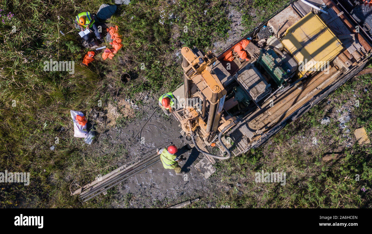 Mobile drilling rig for repair of oil and gas wells Stock Photo - Alamy