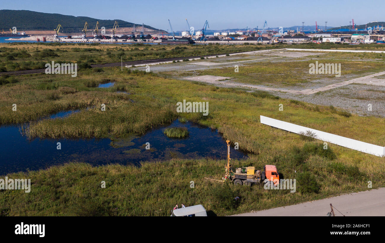 Mobile drilling rig for repair of oil and gas wells Stock Photo - Alamy