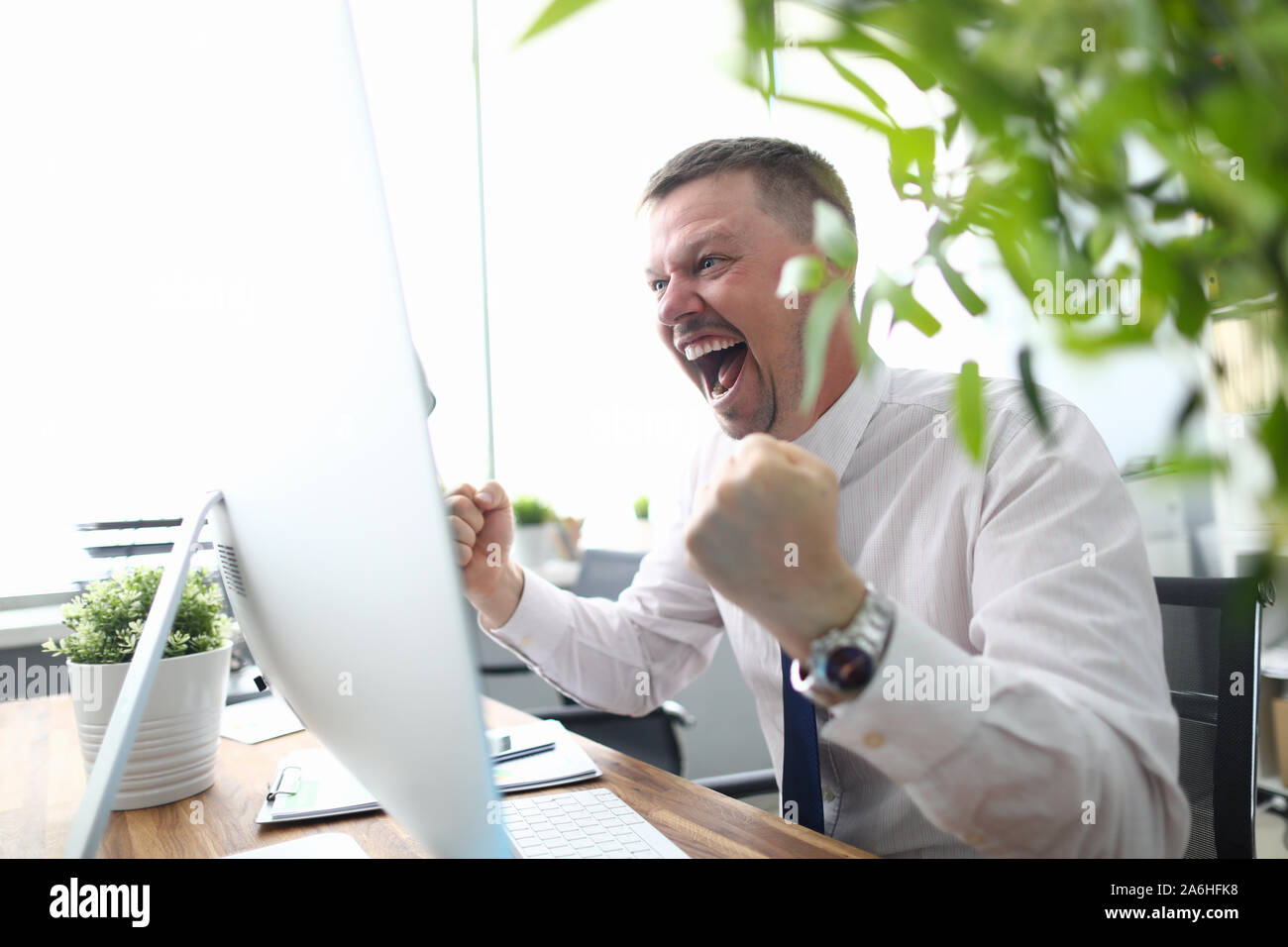 Happy manager hi-res stock photography and images - Alamy