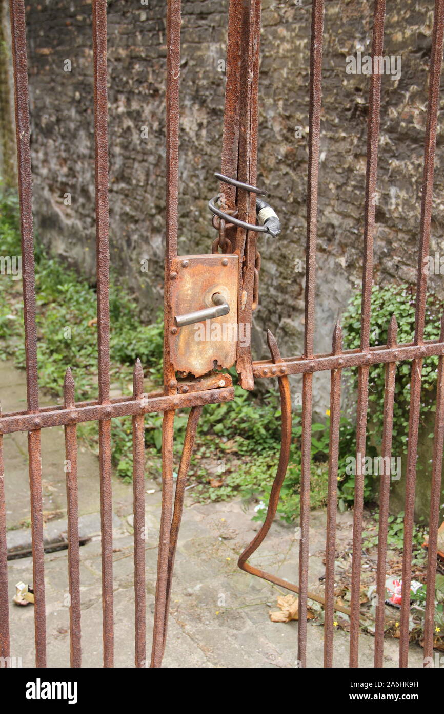 an old rusted garden gate Stock Photo - Alamy