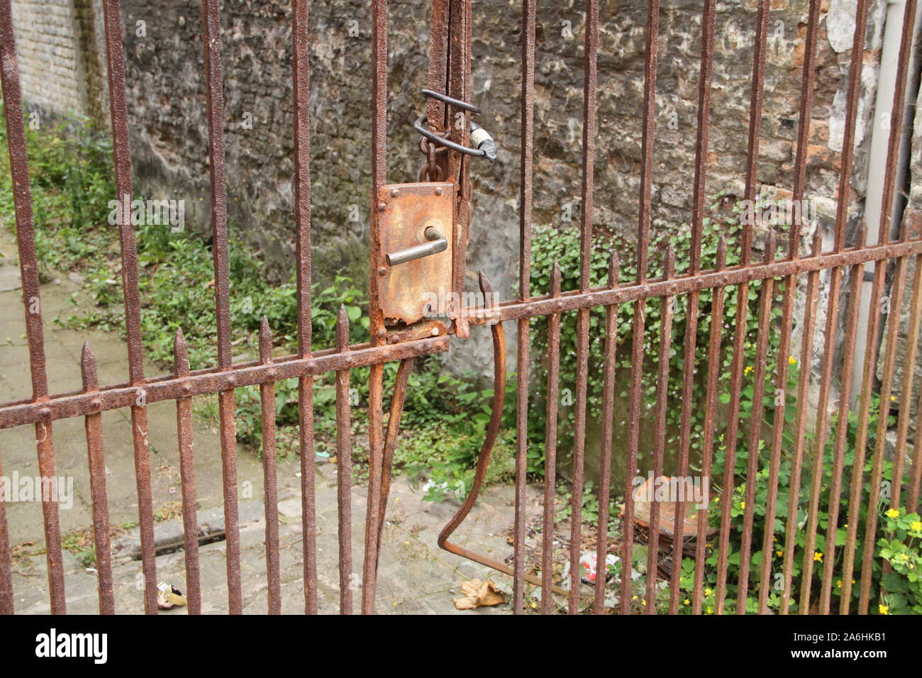 an old rusted garden gate Stock Photo - Alamy