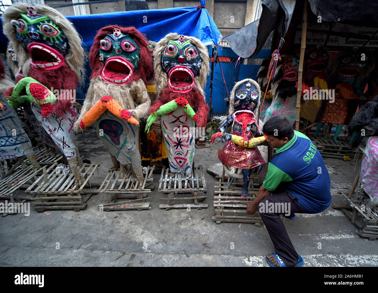 Kolkata, India. 26th Oct, 2019. Big size demon clay structures are ...